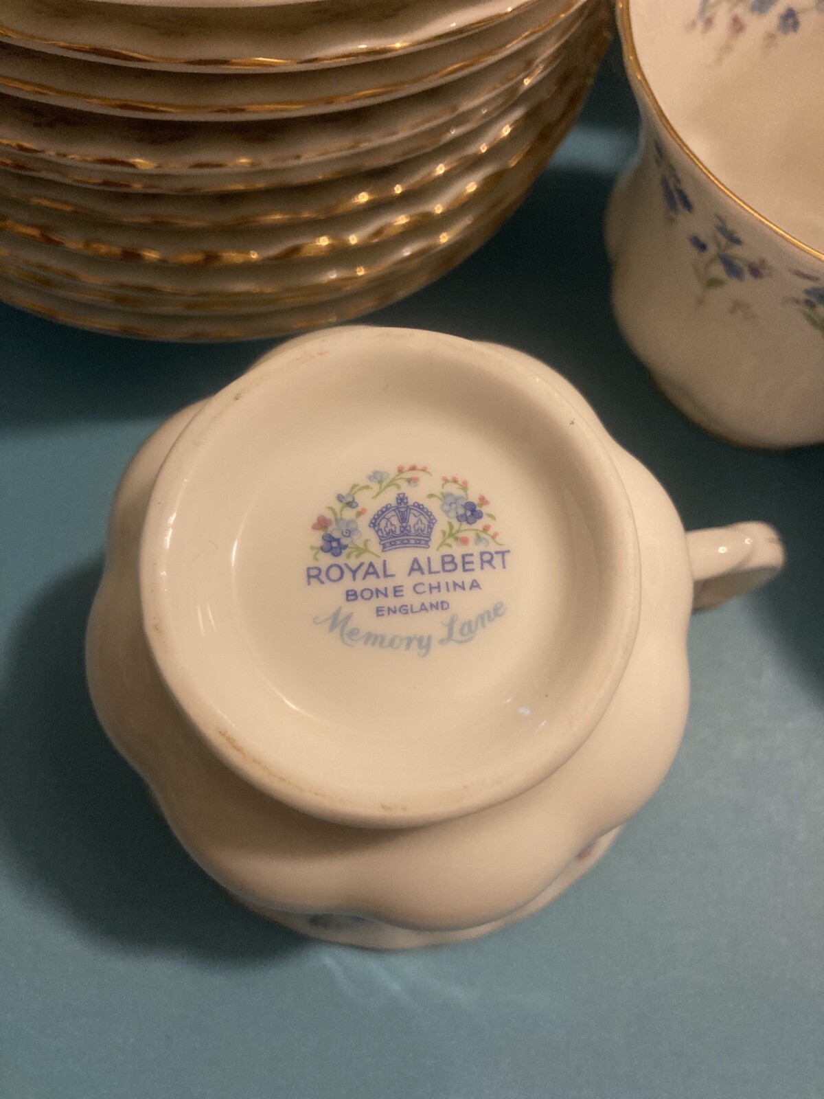 Royal Albert Memory Lane Bone China Set Of 10 Tea Cups & Saucers ...