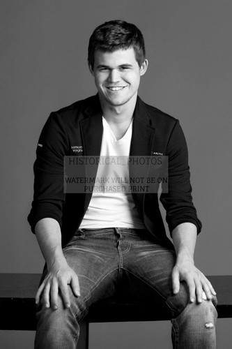 MAGNUS CARLSEN CHESS GRANDMASTER 2013 B&W PORTRAIT 4X6 PHOTO | eBay