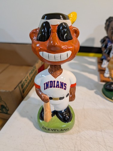 Cleveland indians Chief Wahoo mascot nodder bobblehead green base vtg ...