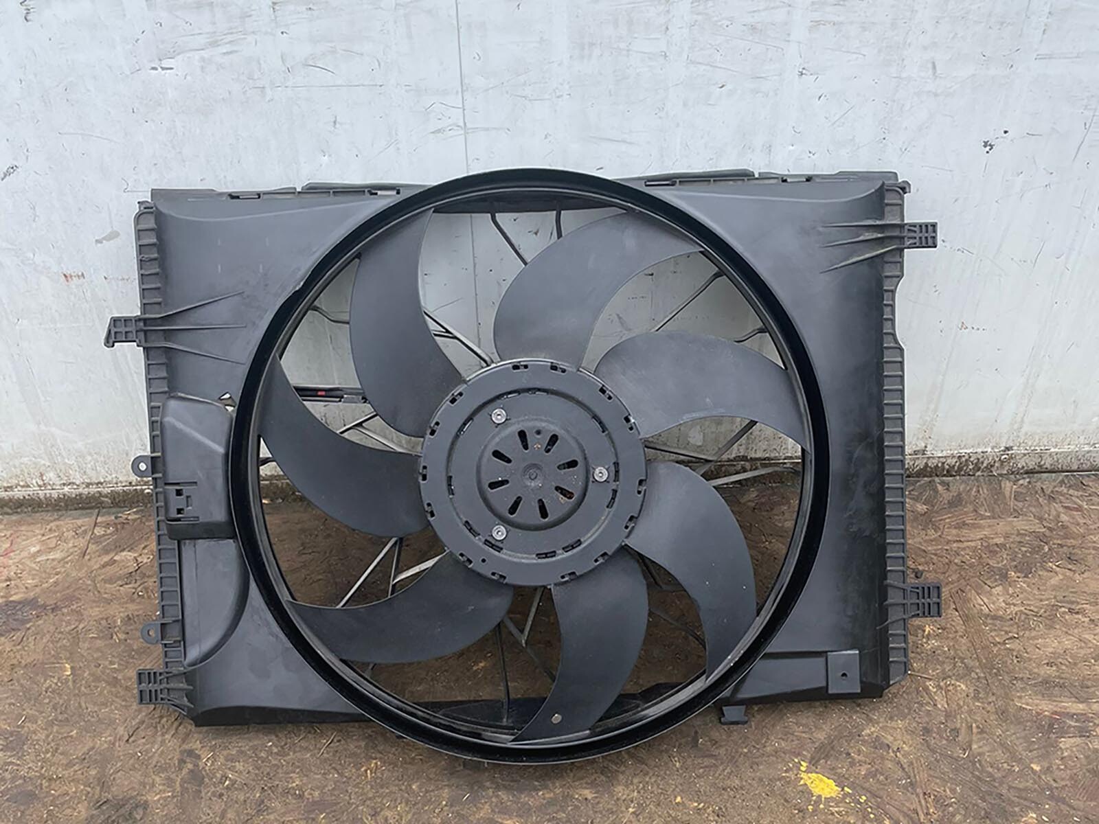 2010 - 2016 Mercees Benz E Class W212 Radiator Fan Shroud Electric ...
