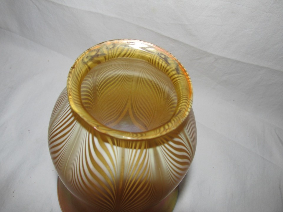 Quezel Pulled Feather Iridized Art Glass Bell Shape Lamp Shade Signed 6 ...