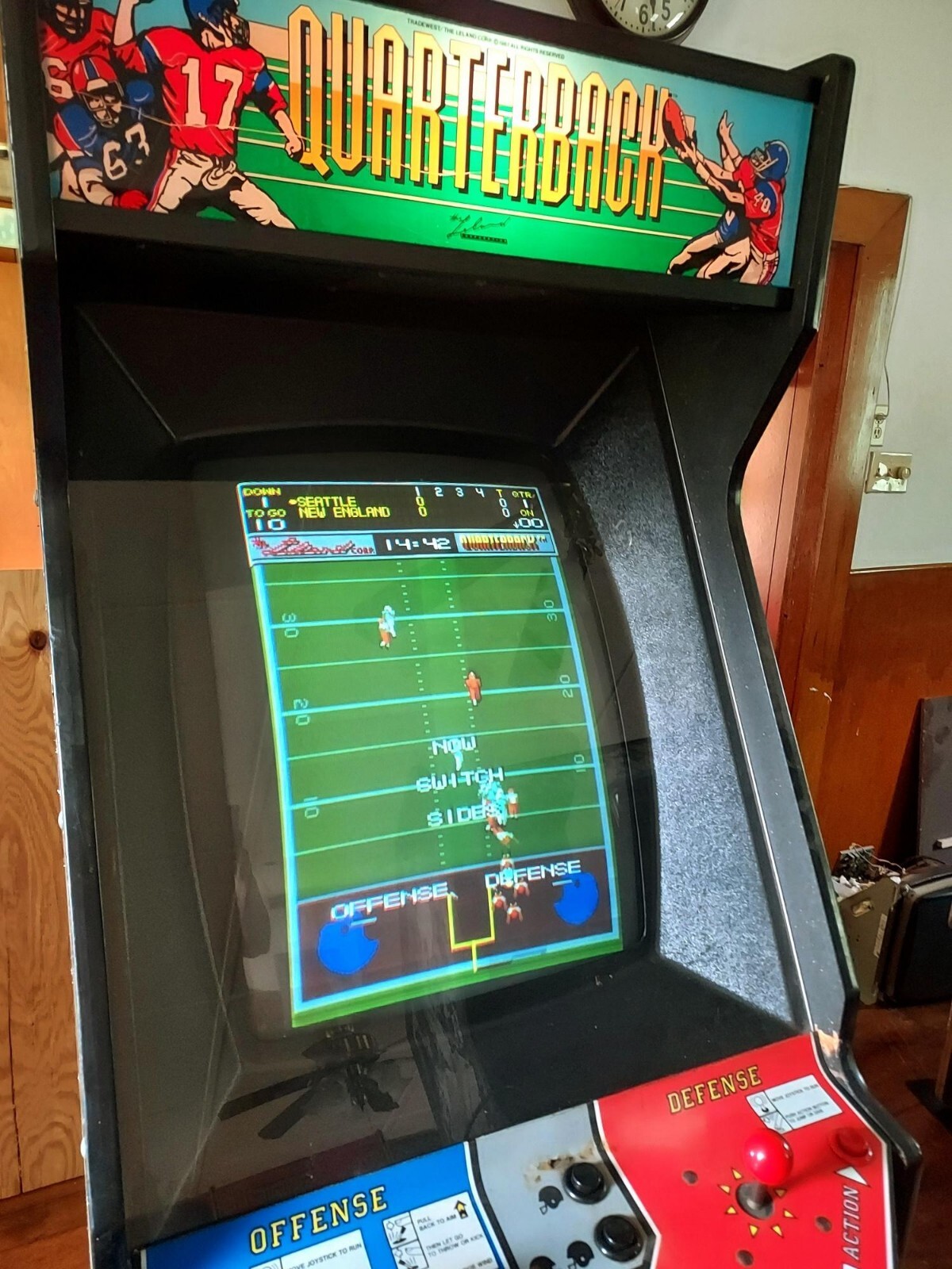 QUARTERBACK ARCADE MACHINE by LELAND 1987 (Great Condition) Pickups ...