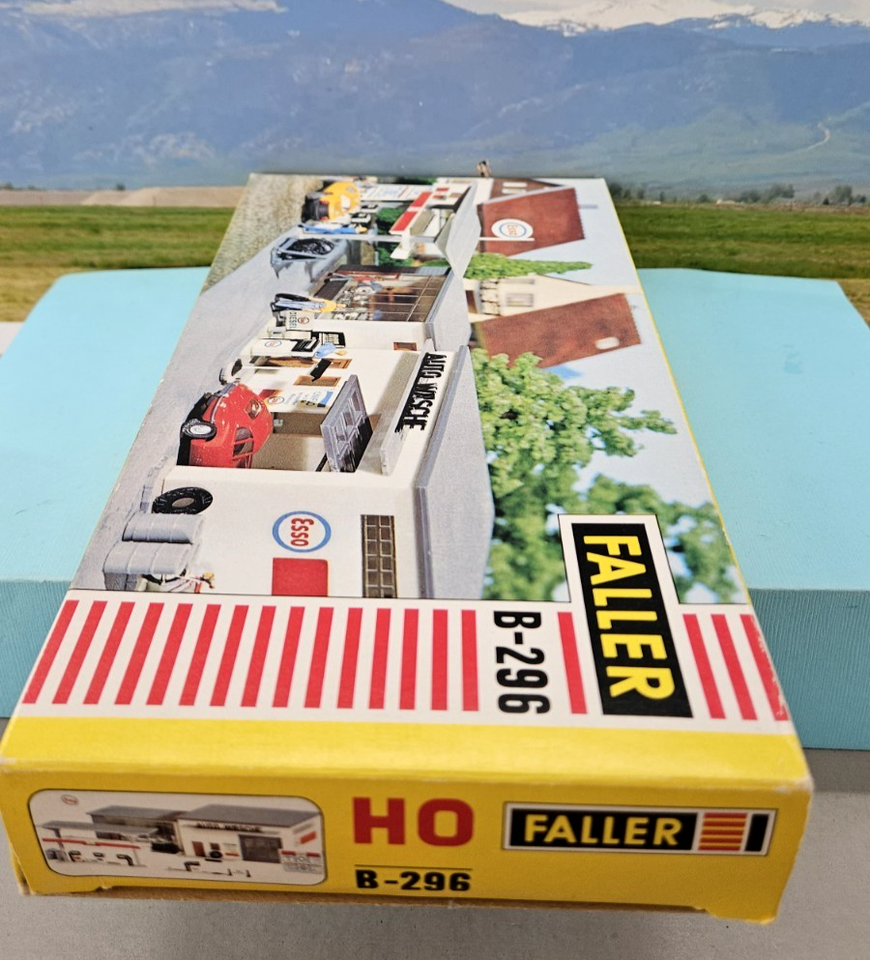 Vintage Faller HO (1:87) Scale Model Kit - Esso Gas Station w/ Car Wash ...