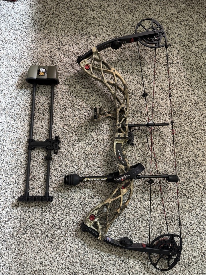 Bowtech Carbon Knight Compound Bow | eBay