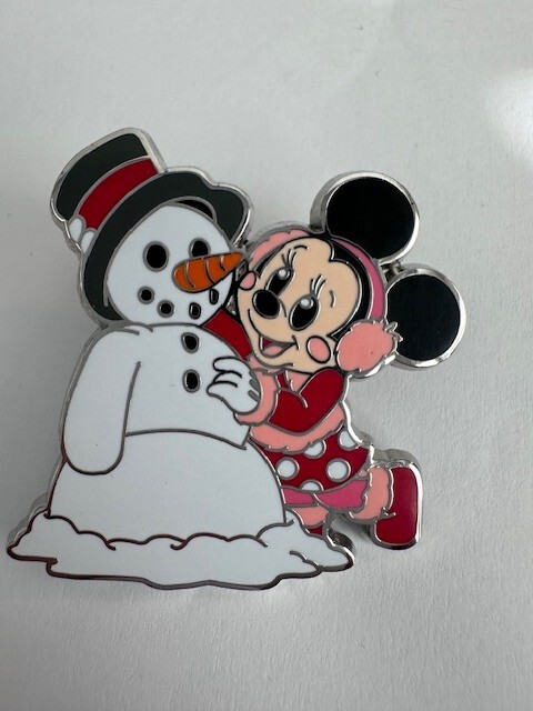 Disney Park Christmas Cuties Mystery Pin 2021 Holiday Minnie Mouse ...