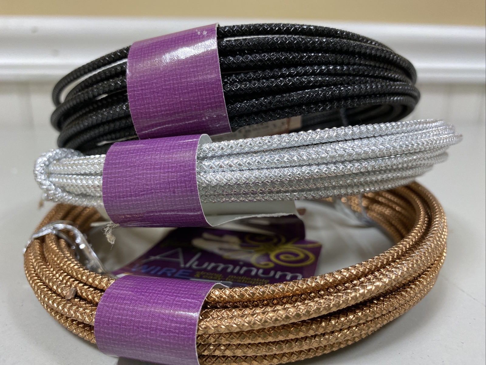 Beadsmith Fancy Aluminum Wire 9 Gauge 5 Meter Round Embossed- Asst ...