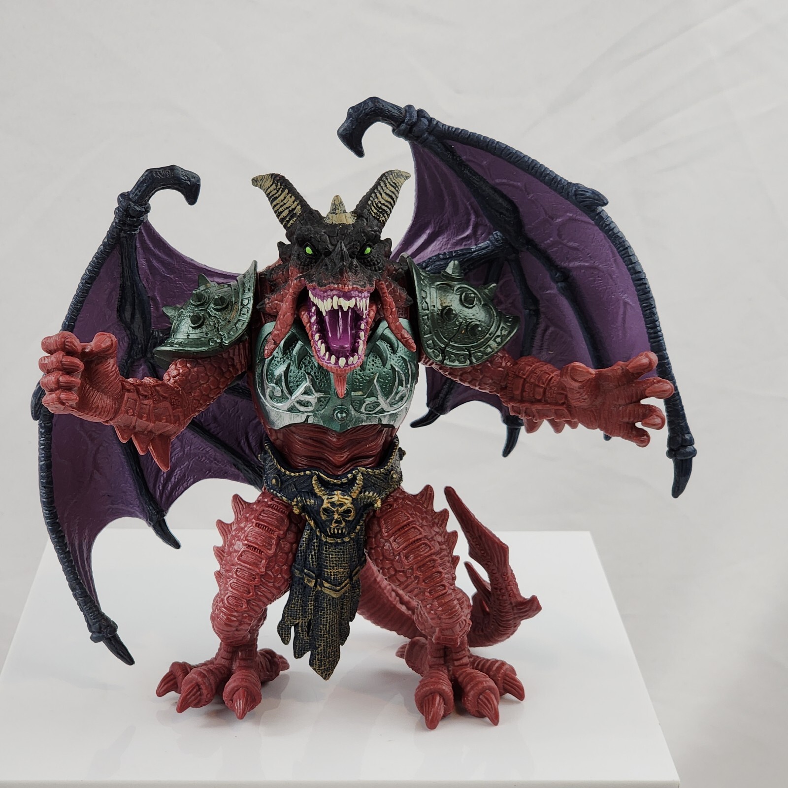 Knights Quest Dark Beast Dragon MARS GARGOYLE 7” Armored Beast Figure ...