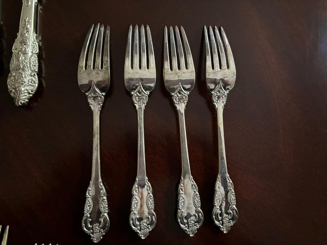 VINTAGE ~FB ROGERS FRENCH ROSE STAINLESS STEEL FLATWARE W/ SERVING ...