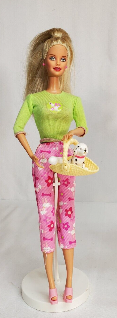 KENNEL CARE BARBIE w Playful Kittens, Puppy, MARSHMALLOW & Playset w ...