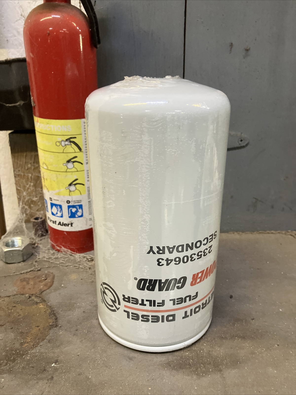 DETROIT-DIESEL 23530643 - Fuel filter cross reference