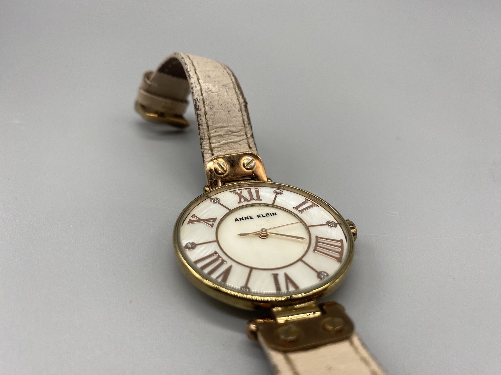 Vintage ANNE KLEIN Women’s Wrist Watch Y121E Gold Tone Soft Pink Band ...