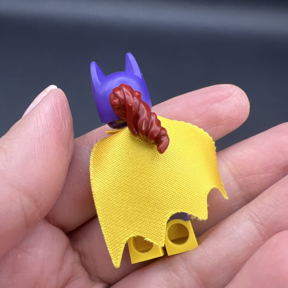 Lego Minifigure Batgirl Winking With Cape 30612 The Batman Movie | eBay