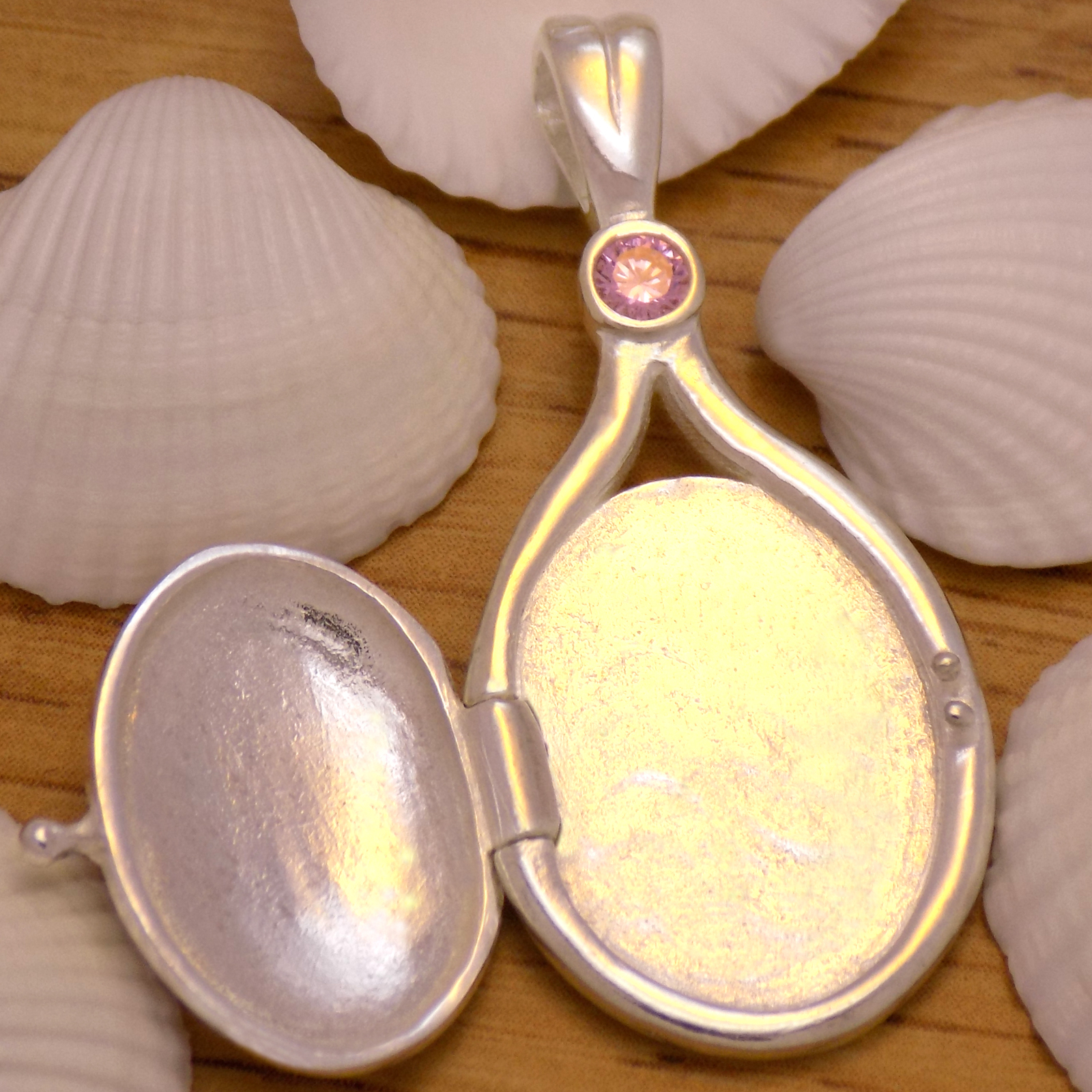 Solid 925 Sterling Silver H2O Just Add Water Mako Mermaids CZ Pendant ...