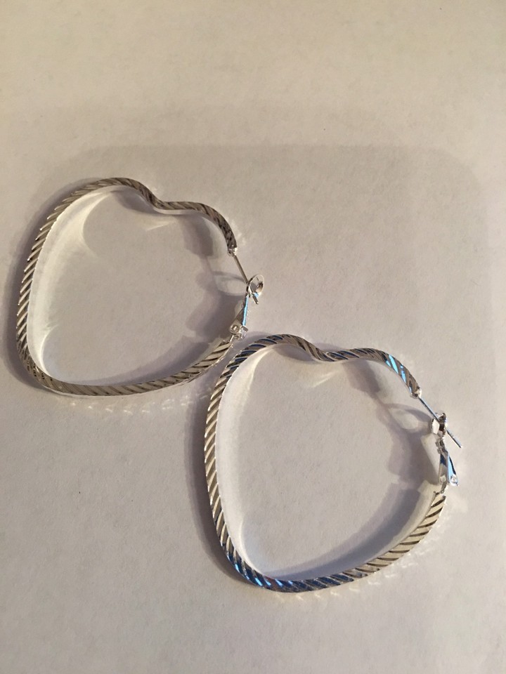 NEW STERLING SILVER PLATED HEART DANGLE EARRINGS --E254 | eBay