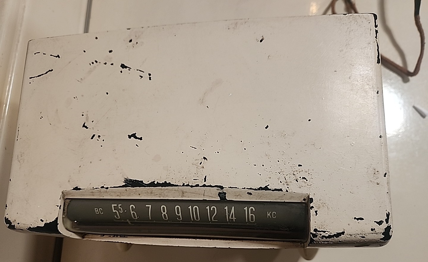 Wards Airline Model 74BR-1504B Tube AM Radio Ivory Painted Bakelite ...