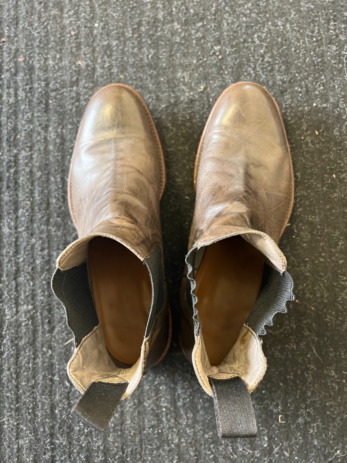Frye Italian Chelsea Boots, Italian leather Size 8 - Gem