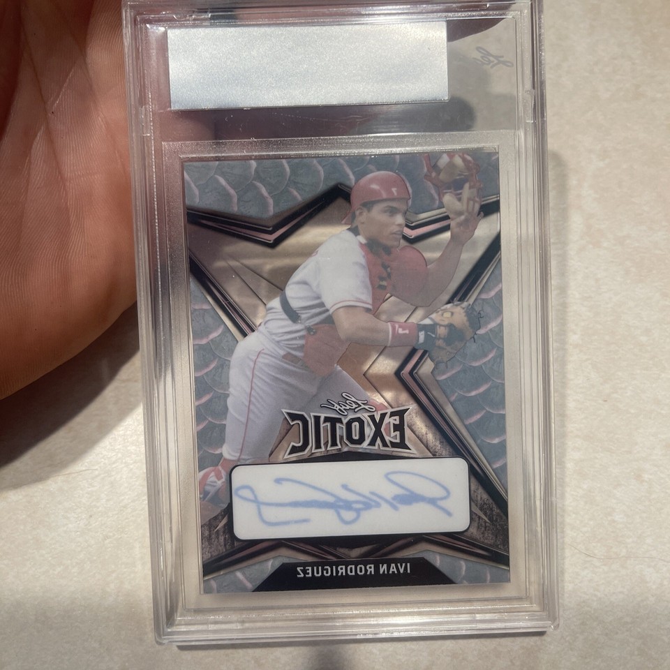 2022 Leaf Exotic Ivan Rodriguez AUTO PRE-PRODUCTION PROOF PRISMATIC ...