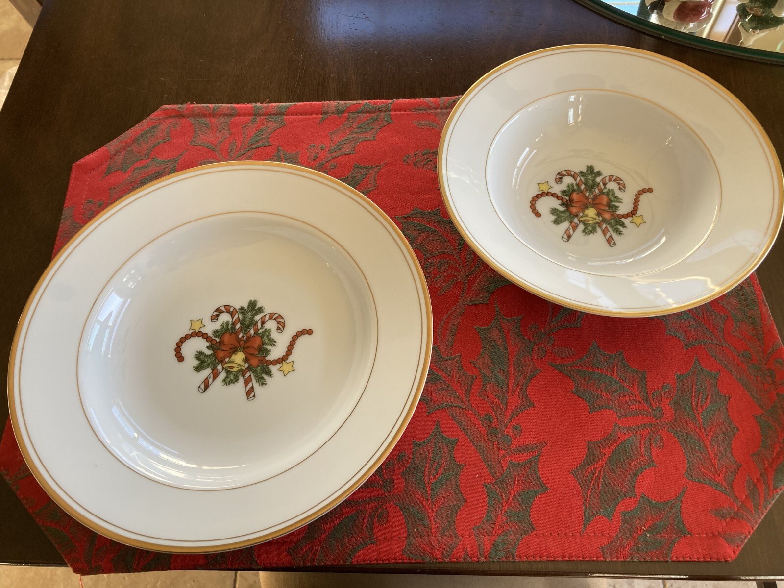 Fitz and Floyd St Nicholas China 8 Complete Place Settings, Plus Bowls ...