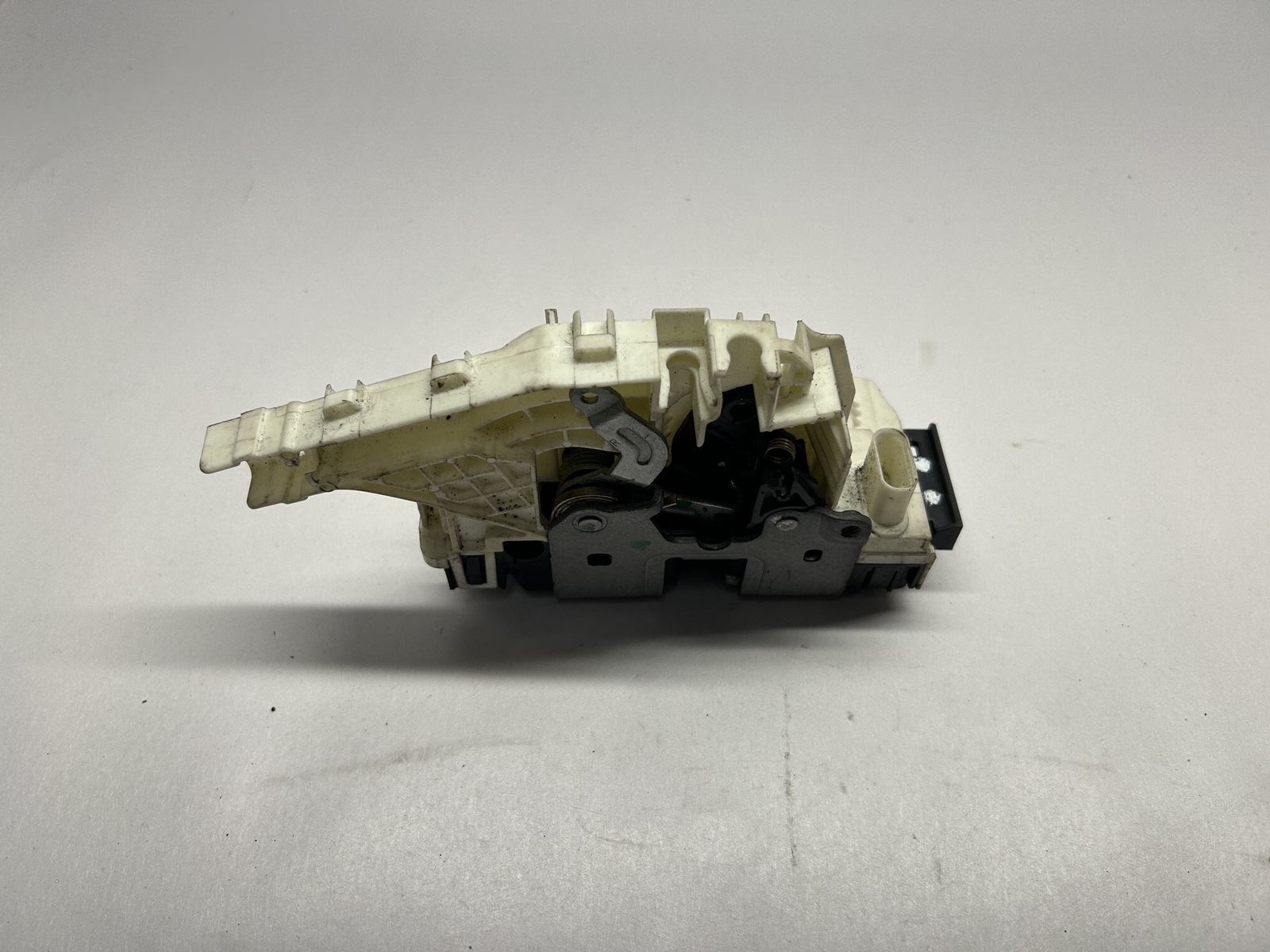 MERCEDES-BENZ C S204 / W204 Front Right Door Lock A2047203035 | eBay