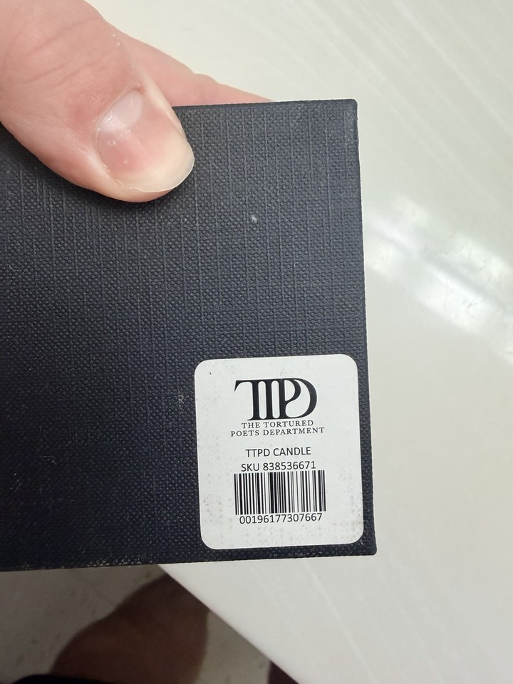 Taylor Swift TTPD 8oz Wax Candle Amber Scent, the Tortured Poets ...