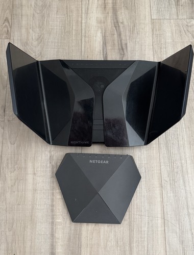 NETGEAR Nighthawk RAX200 AX12 Tri-Band WiFi 6 Router + S8000 8-Port ...