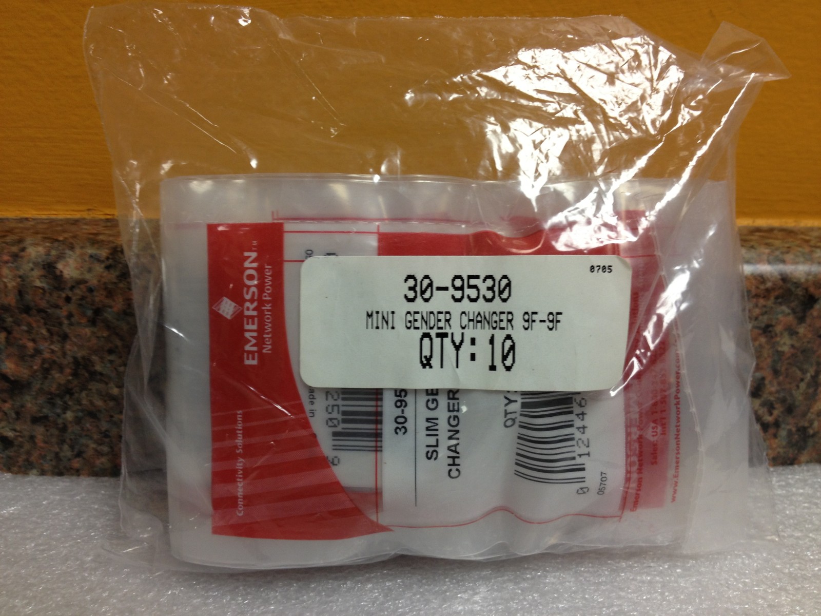 Emerson+Connectivity+30-9530+Mini-Gender+Changer+9F-9F+Sockets+10+pcs ...