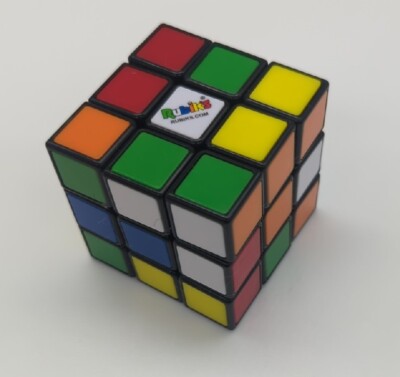 Hasbro Gaming Rubik's 3X3 Cube, Puzzle Game, Classic Colors ...