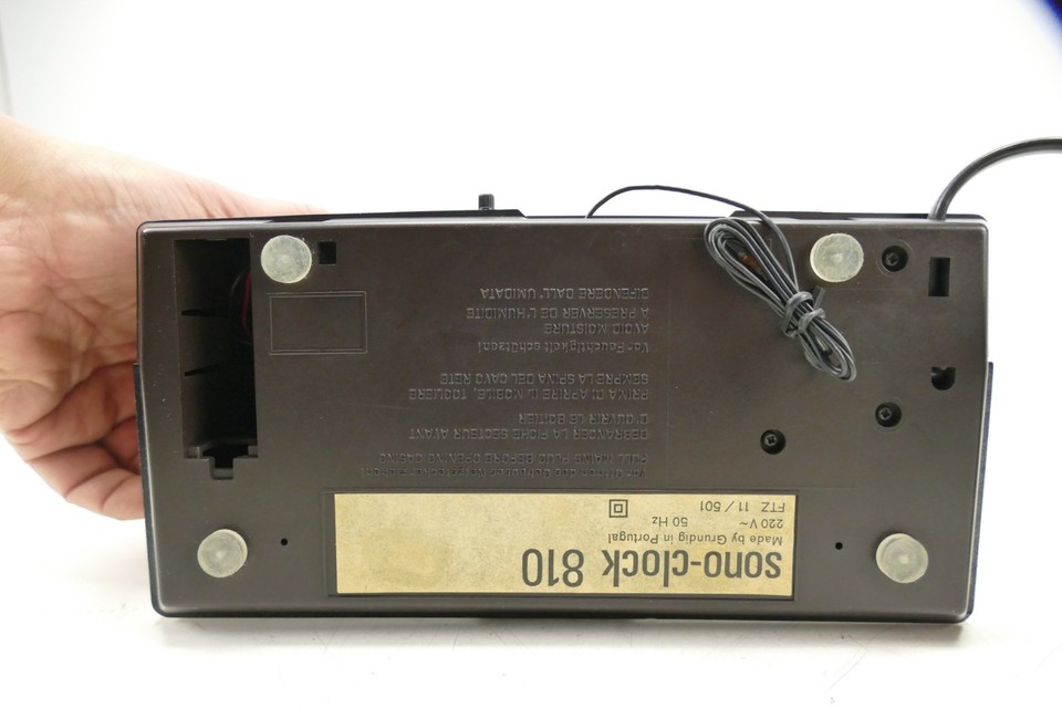 Grundig Sono-Clock 810 sprechendes Uhrenradio Nachttisch Vintage Wecker ...