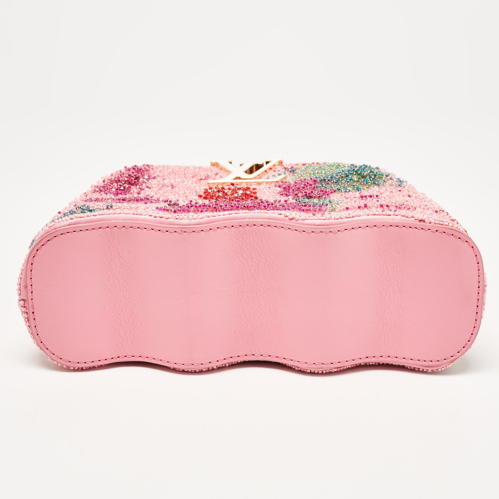 Louis Vuitton Rose Embroidered Satin Capucines Capushell Mini Bag | eBay