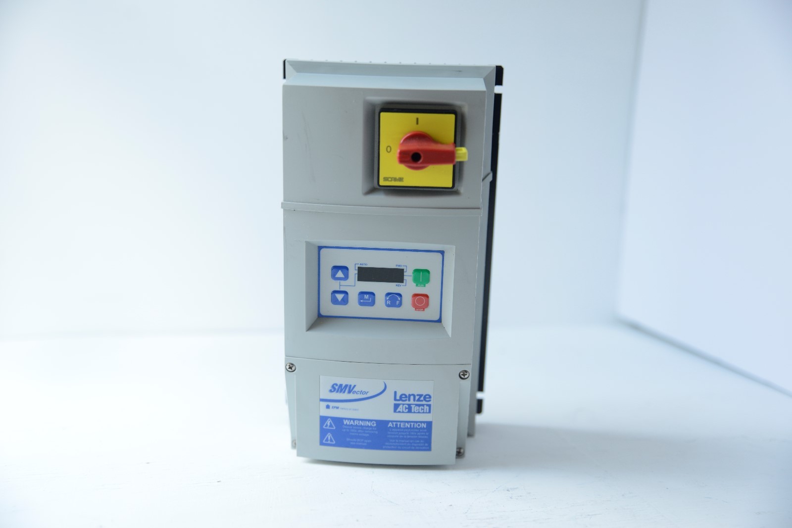 LENZE AC TECH SMVECTOR SERIES VFD ESV371N04TMC .5HP | eBay