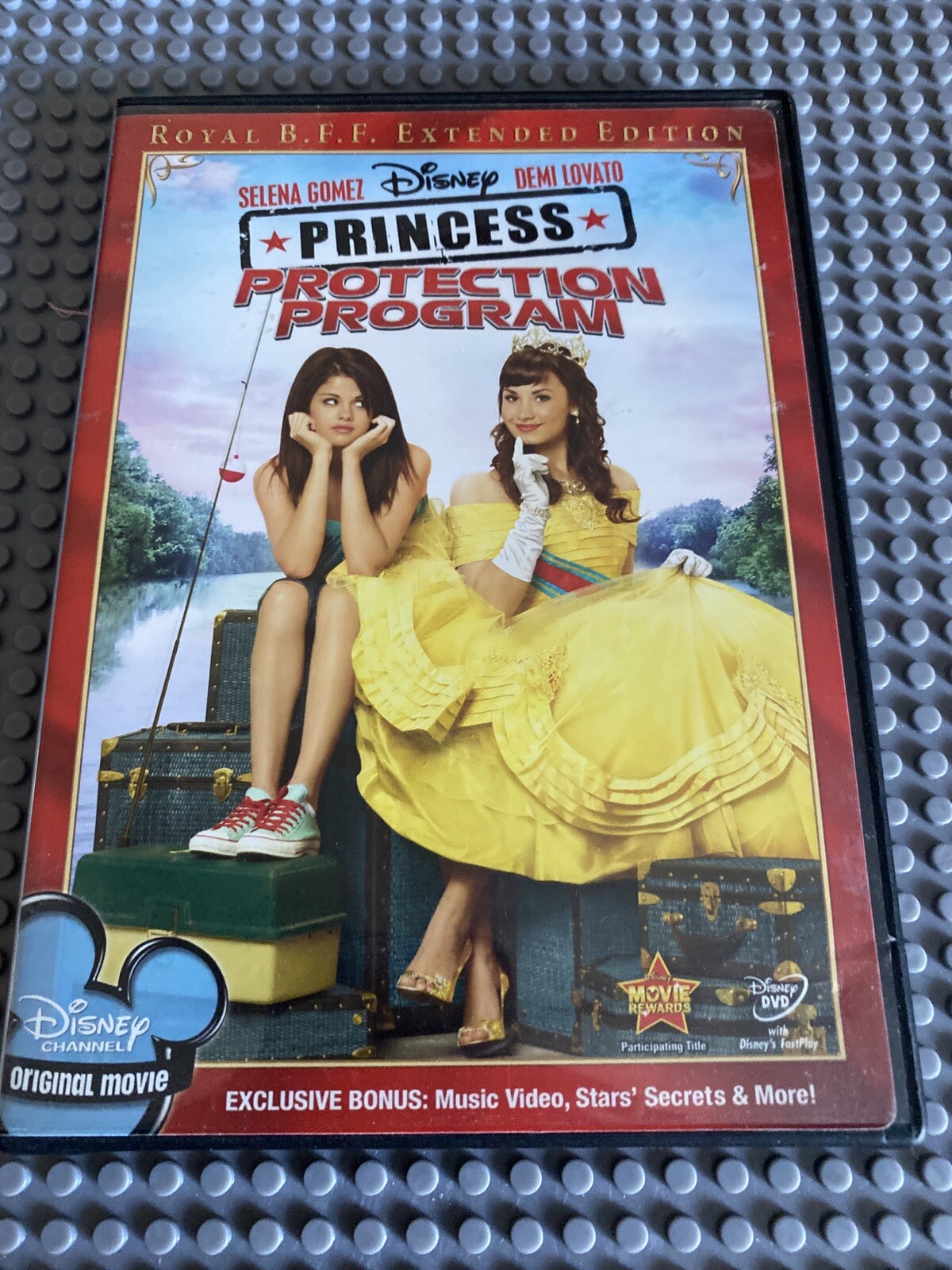 DISNEY'S PRINCESS PROTECTION PROGRAM DVD - Selena Gomez, Demi Lovato ...