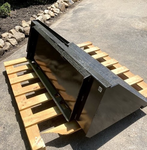 Economy 60" Skid Steer/Tractor 5' Bucket with Universal SSQA Mounting ...