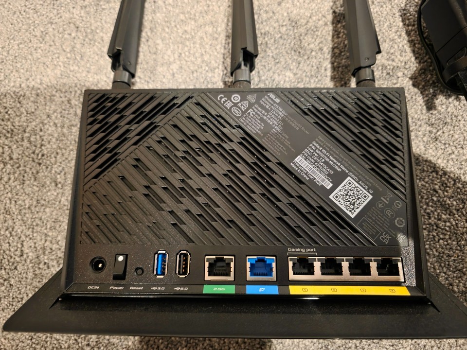 ASUS RT-AX86U Pro (AX5700) 2.5G / Dual-band (2.4GHz / 5GHz) Wireless ...