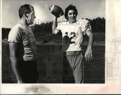1979 Press Photo Football player Joe DiBello with Berrier in New York ...