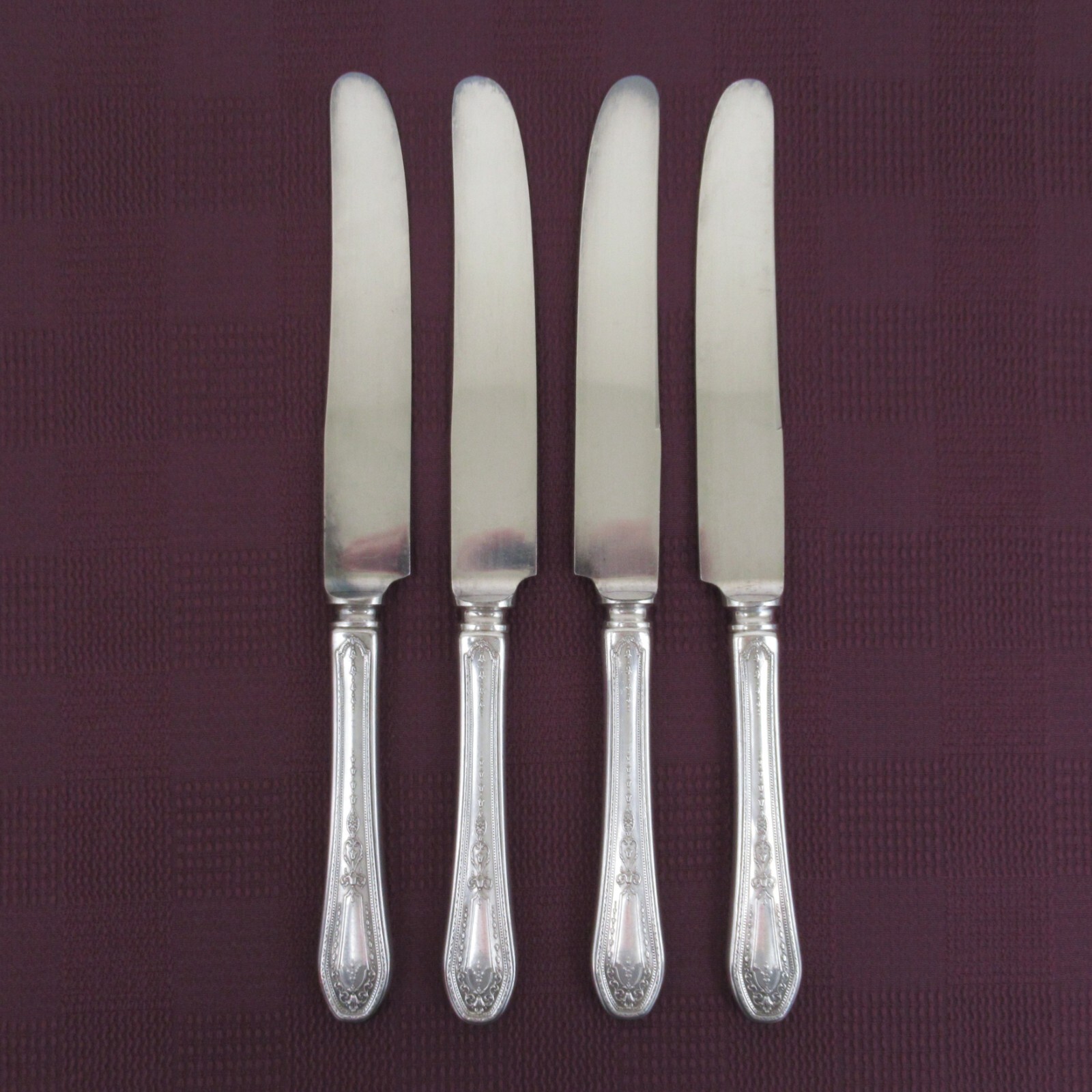 Oneida Community Hampton Court set of 4 dinner knives silverplate ...