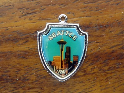 Vintage silver SEATTLE WASHINGTON SPACE NEEDLE TRAVEL SHIELD charm 12 ...
