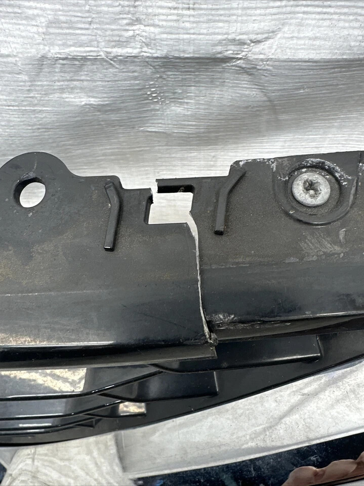 2016-2018 Nissan Sentra Front Bumper Grille Mesh Chrome OEM 62310 3YU0A ...