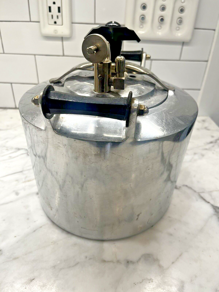 1934 - 49 Vintage Miracle Maid Cookware Mini Maid Magic Oval Pressure ...