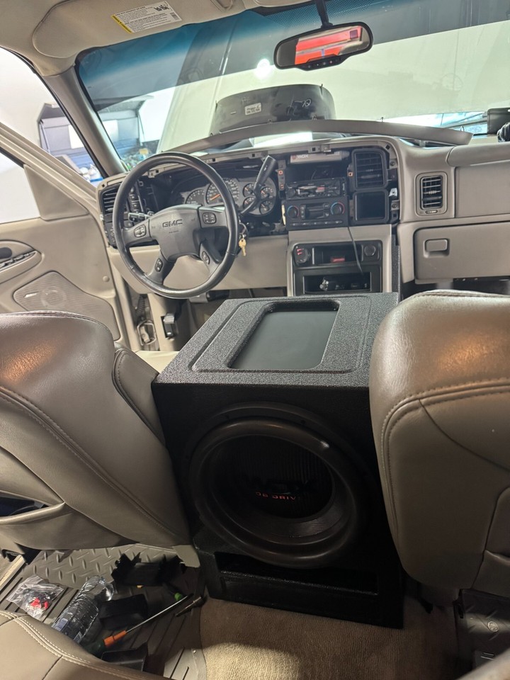 Chevy Silverado Gmc Sierra 03-06 Center Console Subwoofer Box For 1x8 ...