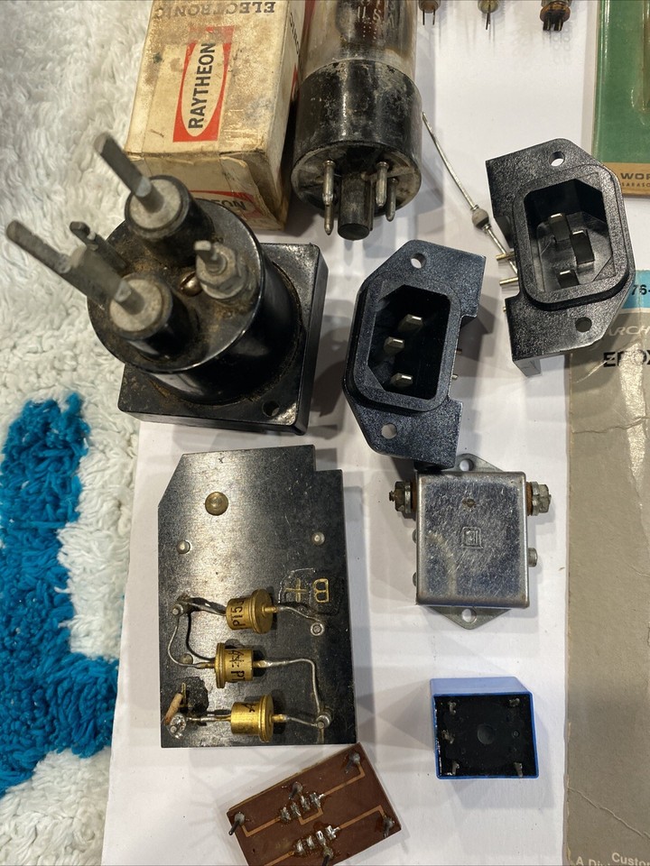 BIG LOT WORKMAN ELECTRONICS , RADIO SHACK , RESISTORS TRANSISTORS TUBE ...