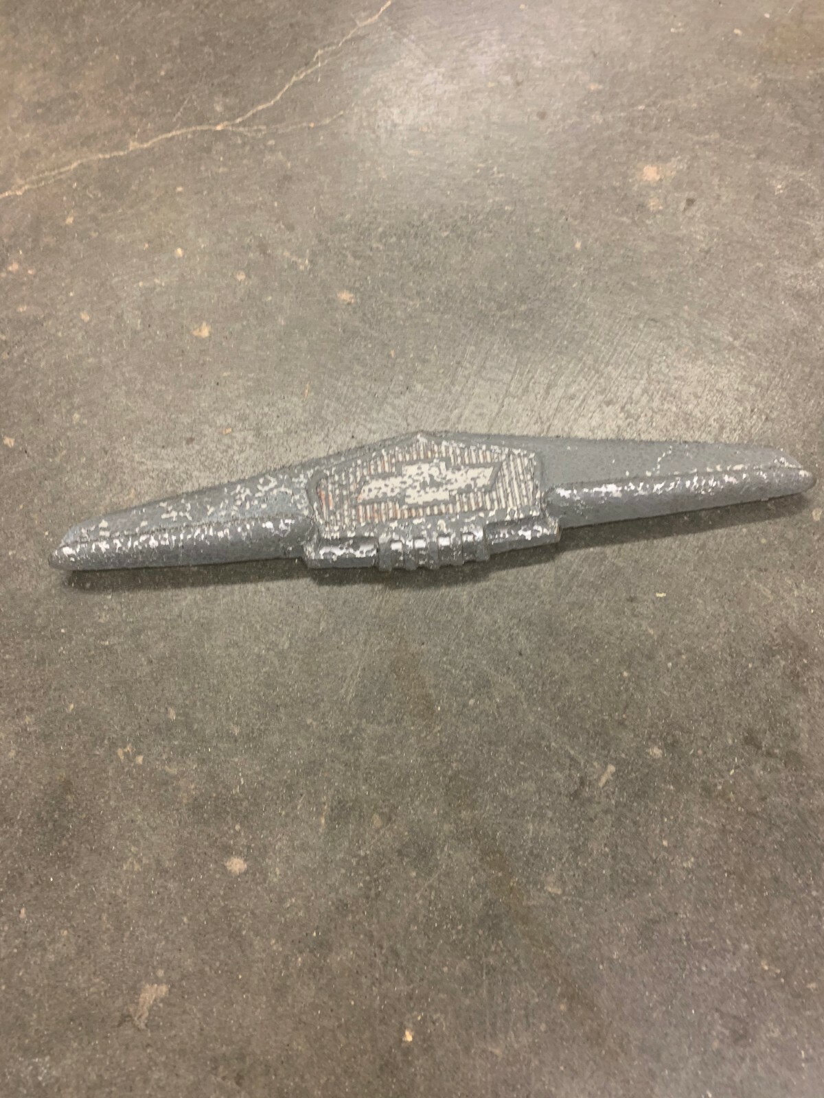 1951 CHEVY TAILGATE EMBLEM WITH CORRECT SECUREMENTS & WASHERS STATION ...