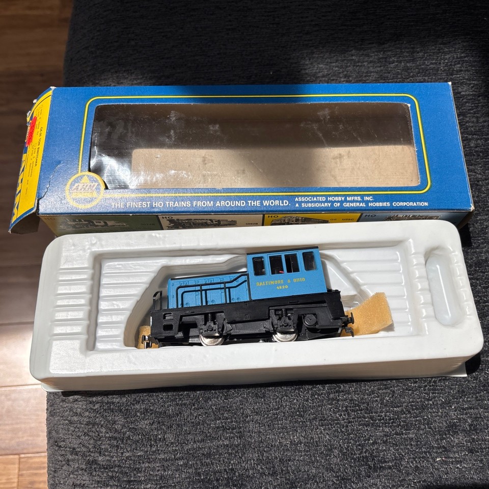AHM 5153 HO Scale GE 35-Ton Switcher, Baltimore & Ohio #4820 | eBay
