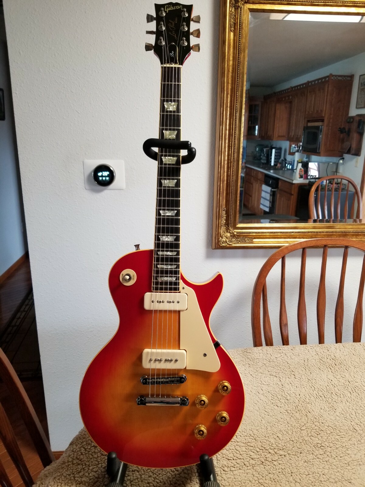 Gibson Les Paul Pro Deluxe >> Vintage Guitar and Bass