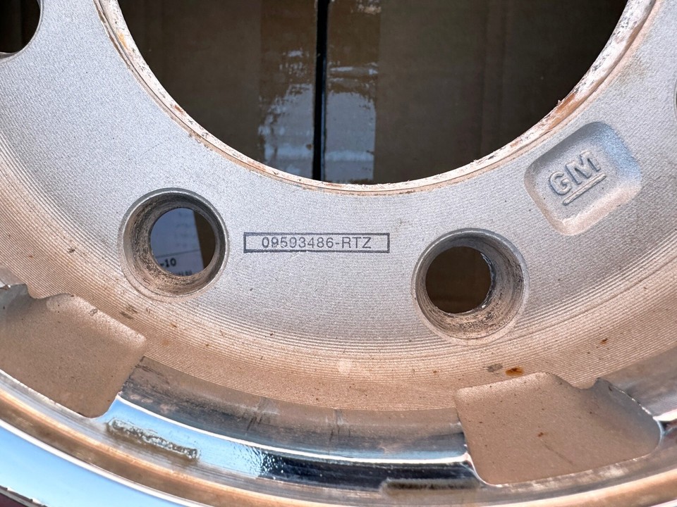 4 Cadillac Deville Hearse 2000-2005 Chrome 17" OEM 8 Lug Wheel Rim ...