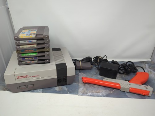 Nintendo NES Console Bundle W 7 Games Tested Working Zapper No ...
