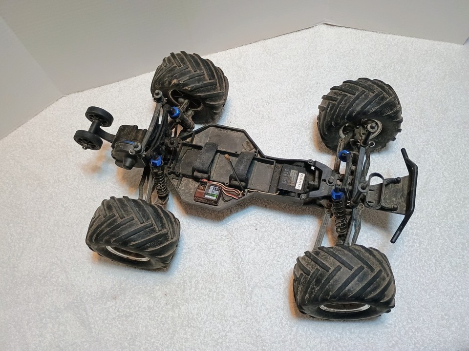Helion Conquest 10 MT XLR Rc Monster Truck (For Parts Are Repair) | eBay