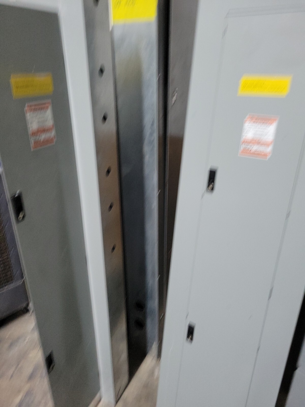 1- GE AQF3664MBX 400 AMPS MLO 208/120v PanelBoard 3 Phase 4 Wire 66 ...