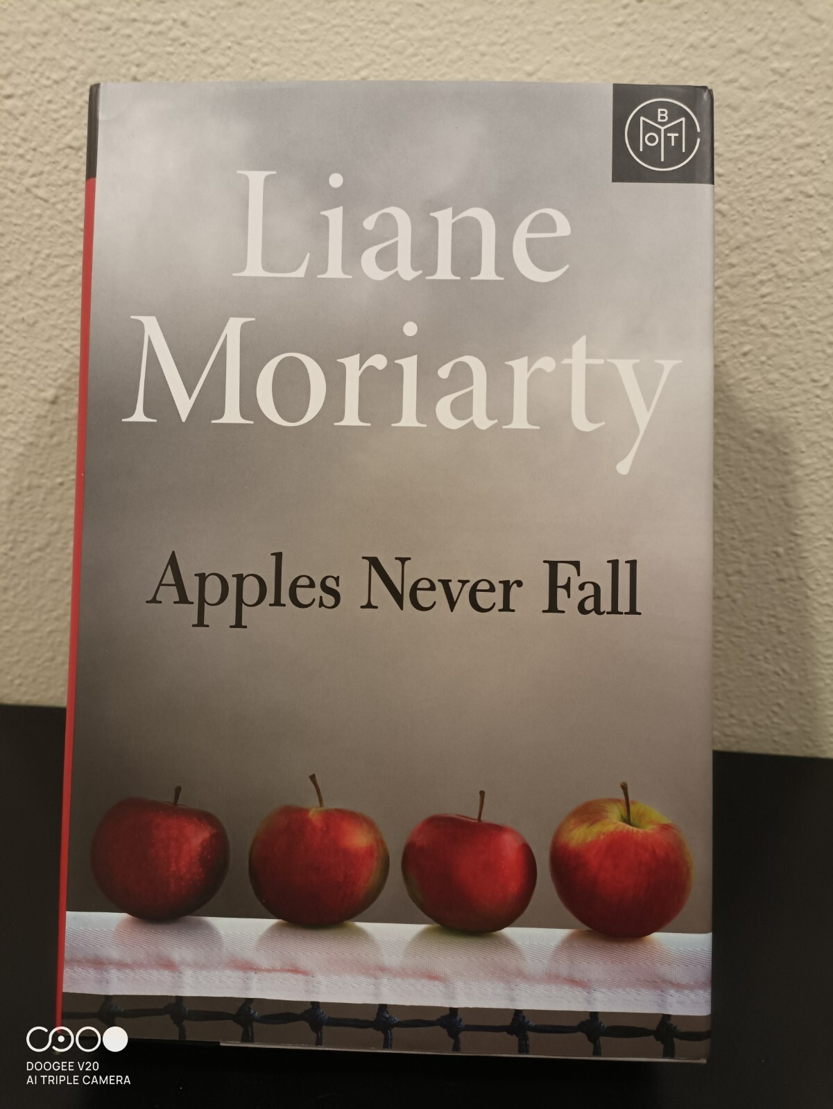 Apples Never Fall by Liane Moriarty (2021, Hardcover) 9781250220257| eBay