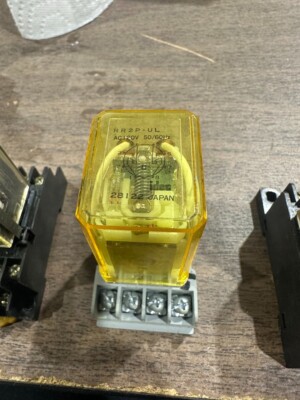 IDEC RR2P-UL RELAY WITH BASE B282 | eBay