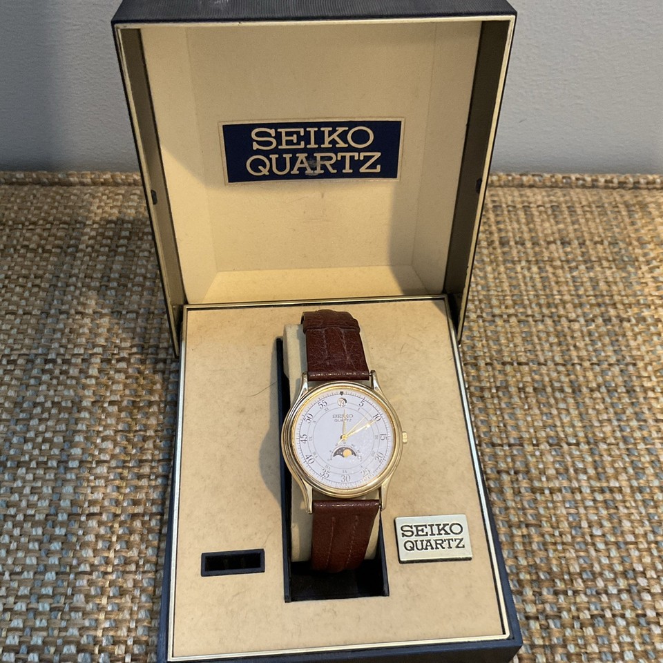 Seiko Moon Phase Watch 34mm White Dial Gold Tone Date 6F22-7009 New ...